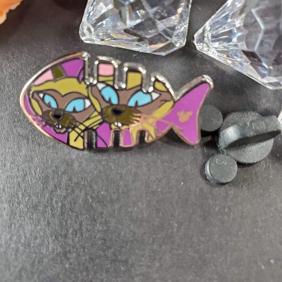Disney | Jewelry | 425 Disney Parks Siamese Cats Fishbone Pin | Poshmark